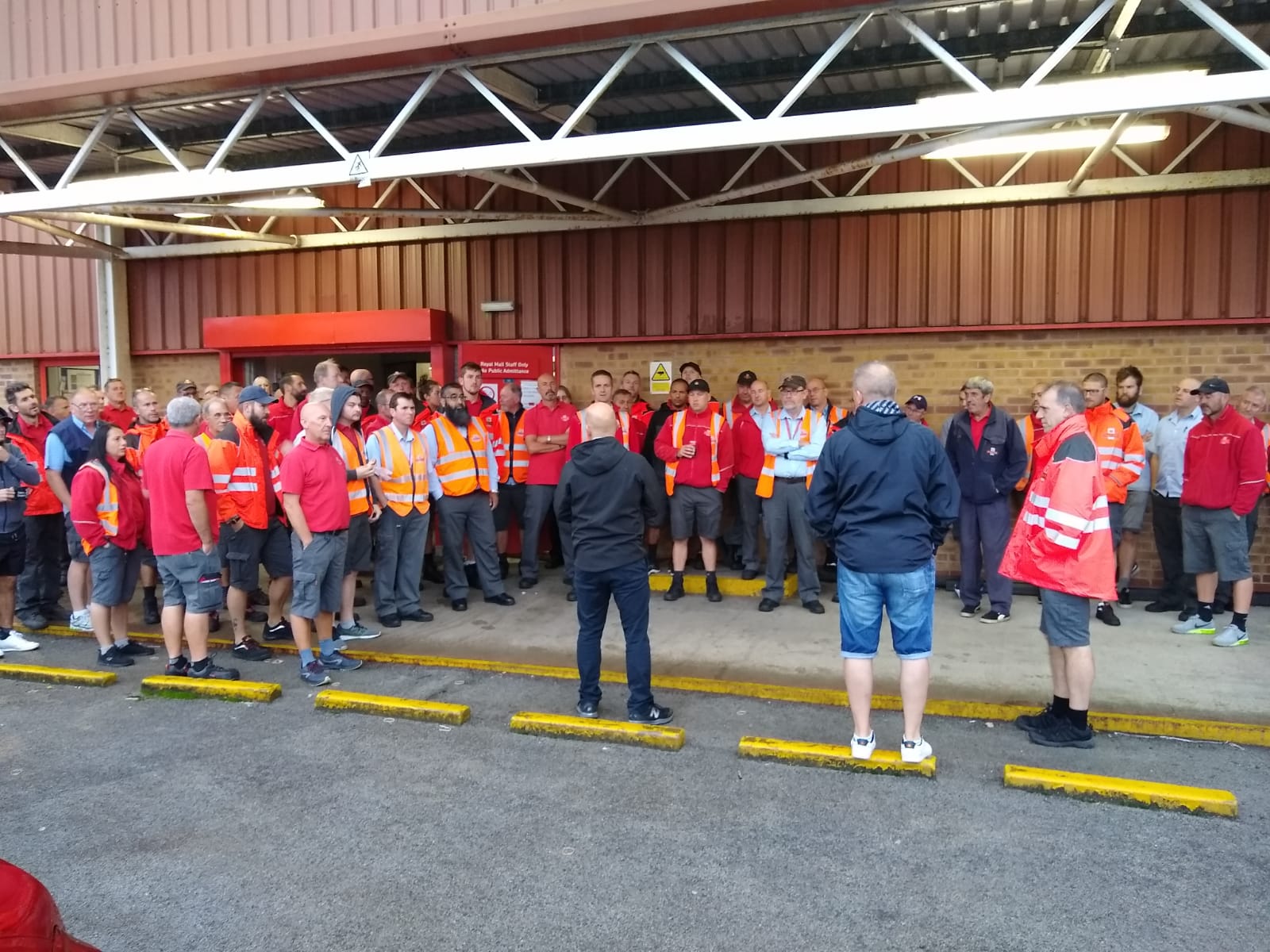 CWU Young Workers: Nottingham strike ballot after postman ‘fired for ...